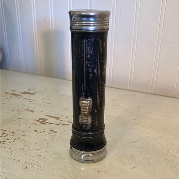 hipco | Accents | Vintage Hipco Usa Black And Silver Chrome Flashlight ...